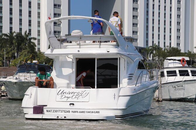 Luxury Yacht in Paradise and snorkel by Isla Mujeres - Who Would Love This Experience?