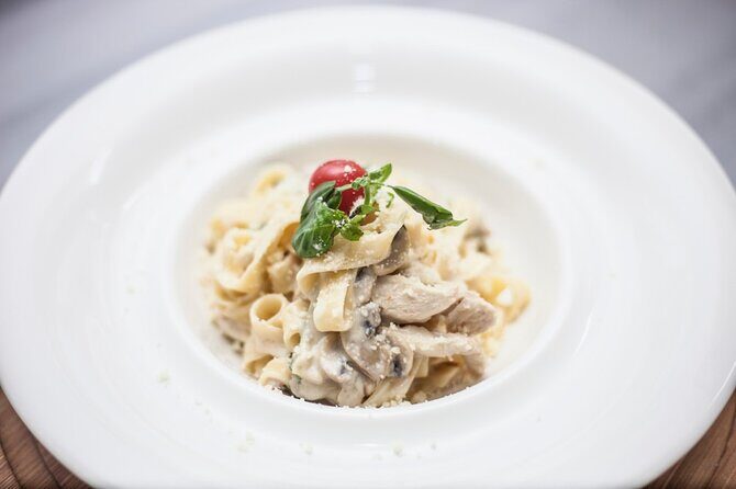 Make Authentic Pasta Alfredo With Local Chef in Minneapolis - A Closer Look at the Class Structure and What You Can Expect