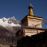 Manaslu Circuit Trek - Crossing Bridges and Climbing to Tatopani