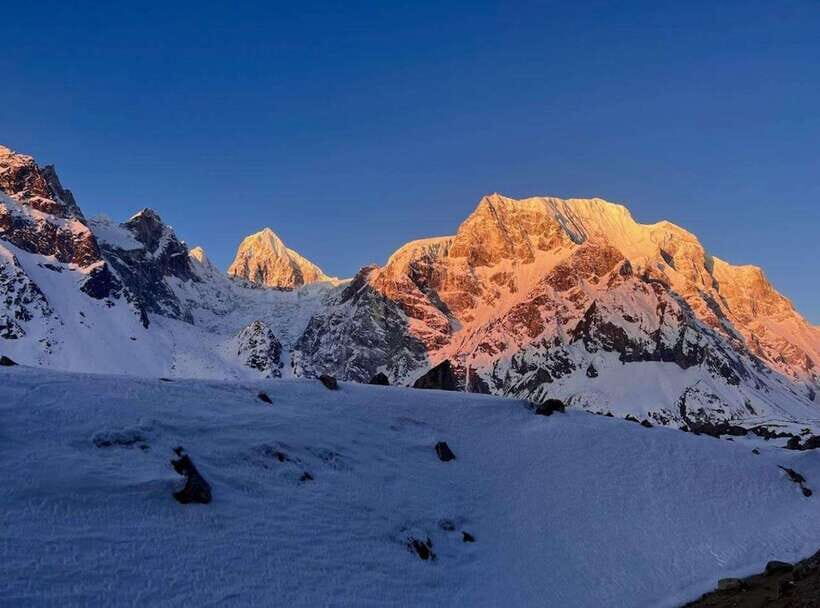 Manaslu Expedition 2025/2026 - What’s Included and What’s Not