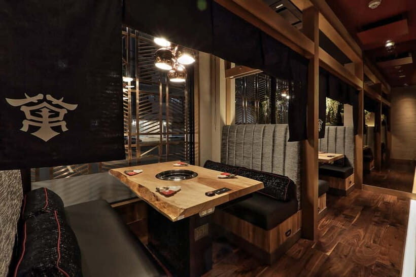 Manno: Osaka Premium Wagyu BBQ Experience Reservation - Dining Environment and Atmosphere