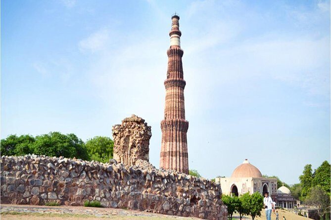 Mehrauli Archaeological Park Guided Walking Tour in Delhi - What Travelers Say