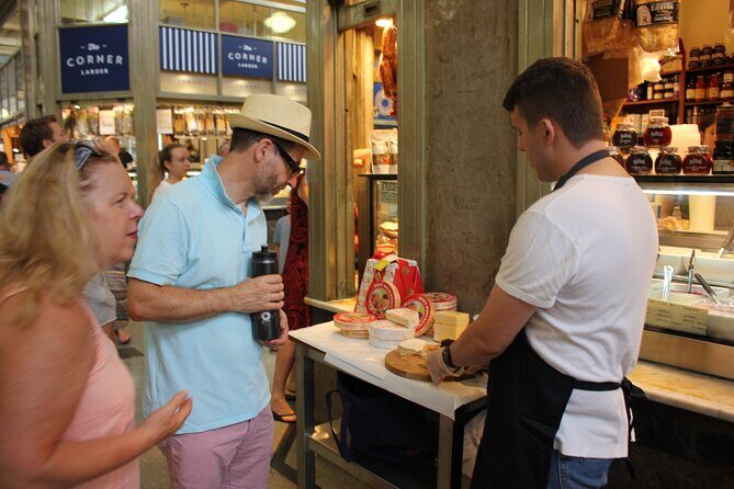 Melbourne Street Food and Bars Crawl - Enjoying Food and Refreshments: Snacking and Social Impact