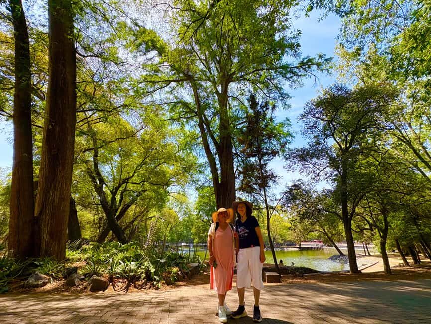 Mexico City: Chapultepec Forest walking Tour - Art and Literature Stops