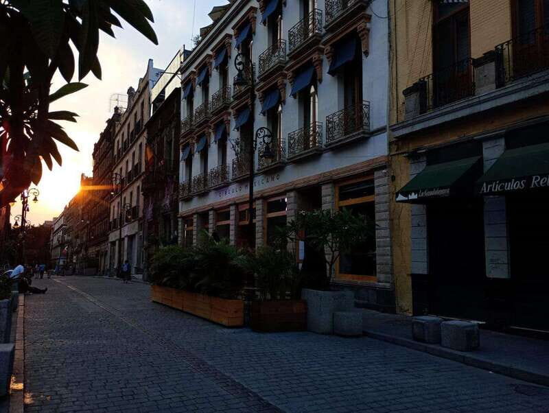 Mexico City: Historic Center Walking Tour private - Meeting Point and First Impressions