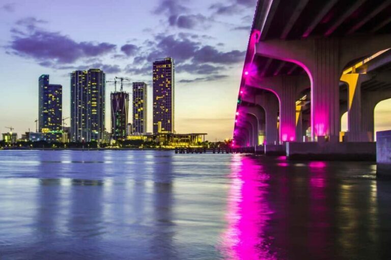 Miami: 2 Hour Night Cruise with Open Bar & Skyline Views - Who Will Love This Tour?