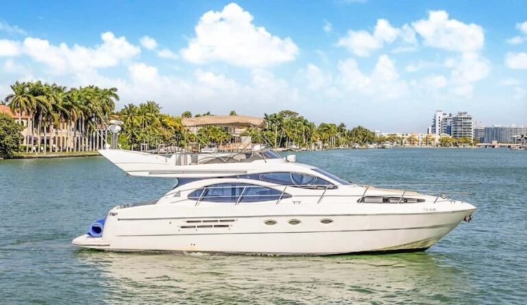 Miami Beach: 48 Foot Private Yacht Rental - The Experience Itself
