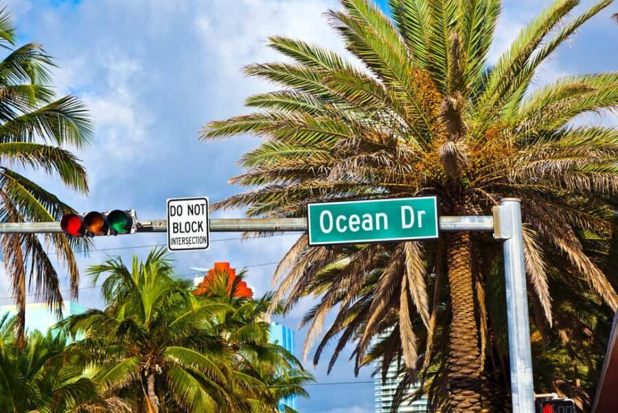 Miami: City Tour with Professional Tour Guide and a comfortable Van or SUV - Key Points