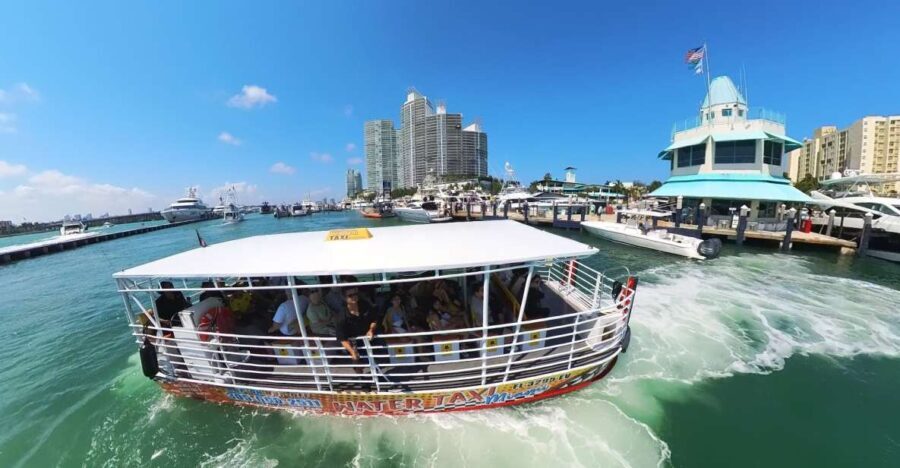 Miami Skyline Cruise of Millionaire Homes on Biscayne Bay - Key Points