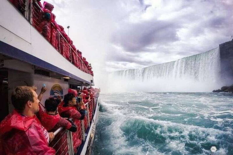 Mississauga: Niagara Falls Day Tours with Boat and Lunch - Tasting and Cultural Touches