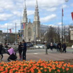 Montreal: Private Day Tour to Ottawa - Transportation and Group Size