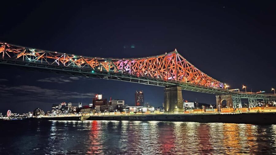 Montreal: Private Tailored Night Walk for Layover Travelers - What You Can Expect on the Tour
