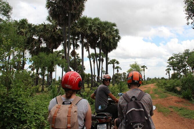 Motobike Countryside Adventure - Full day with lakeside lunch - The Role of the Guide and Group Size