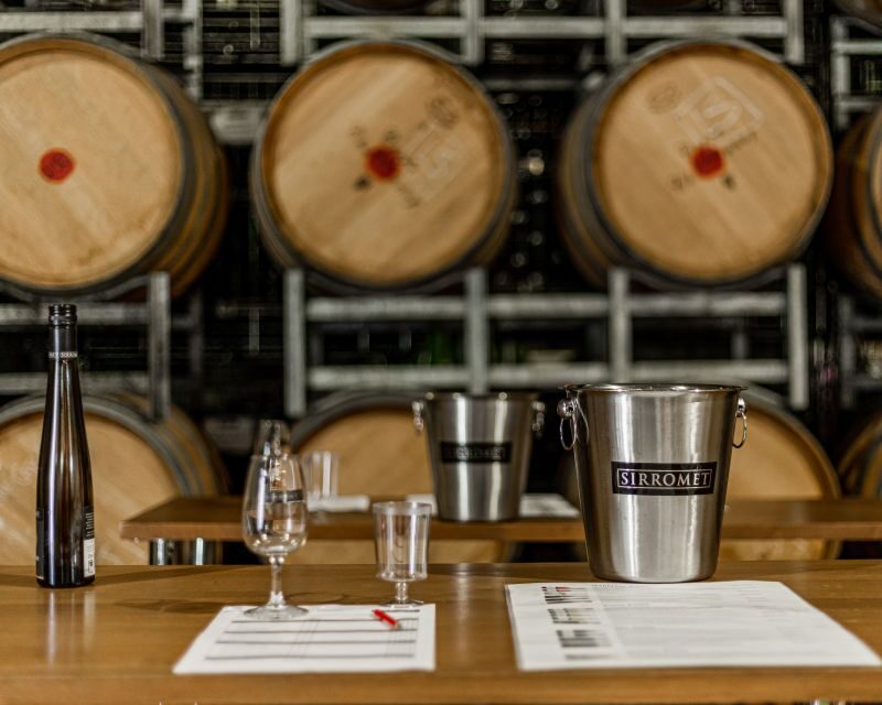 Mount Cotton: Winery Tour & Tasting with 3-Course Lunch - Tasting Six Award-Winning Wines