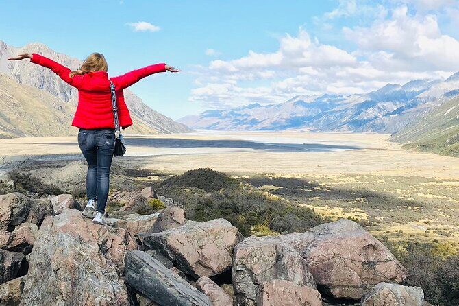 Mt Cook & Lake Tekapo 2-Day Small Group Tour from Queenstown - Authentic Experiences and Authentic Views