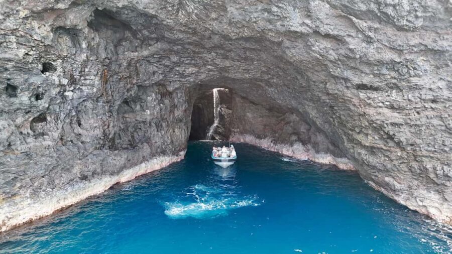 N Pali Coast Zodiac Raft Sea Caves Expedition on Kauai - Why This Tour Is a Smart Choice