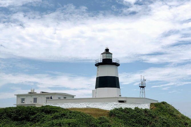 N107 Freshwater Red Mao City Fuguijiao Lighthouse Jinshan Old Street Keelung North Coast Day Tour (10h) - What the Tour Includes and What You Should Keep in Mind