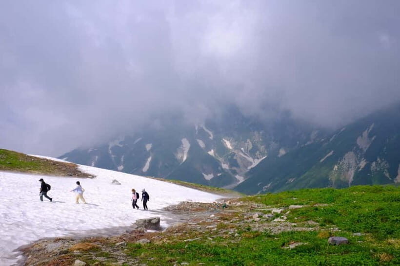 Nagano: Worlds Edge Tateyama Kurobe Alpine Route Tour - Why Choose a Private Tour?