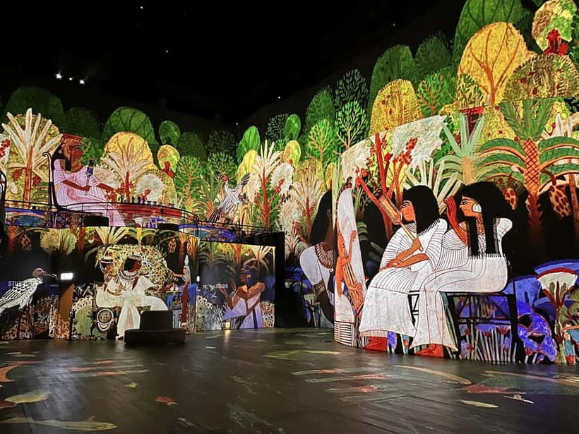 Nami & Maple Road & Theatre des Lumieres Day Tour from Seoul - Walkerhill Maple Road: A Hidden Fall Foliage Treasure