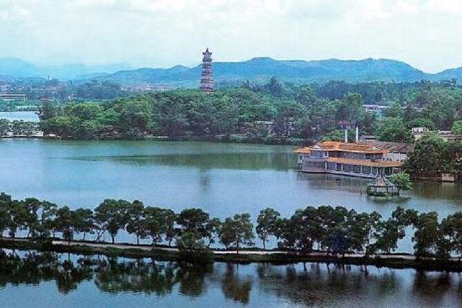 National Top Level Scenery--West Lake Private Tour from Guangzhou - Red Flower Reservoir: Natural Serenity and Outdoor Fun