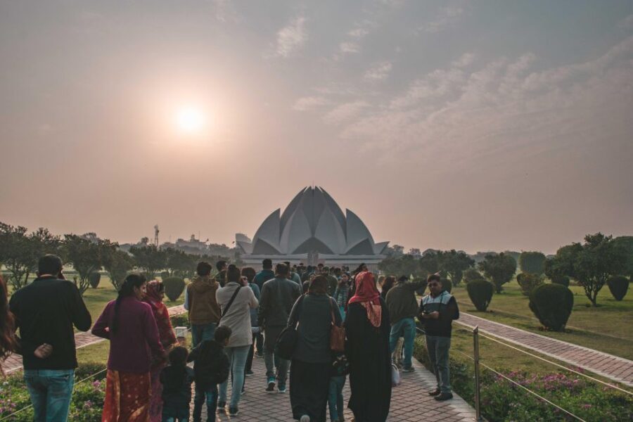 New Delhi: Private Guided Tour of Temples with Transfers - Practical Details and Tips