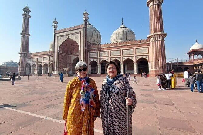 New Delhi Sightseeing and Slum Tour - Transportation and Group Experience