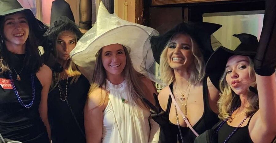 New Orleans: Ghost and Haunted Pub Crawl Tour with Free Shot - Why This Tour Works for Different Travelers