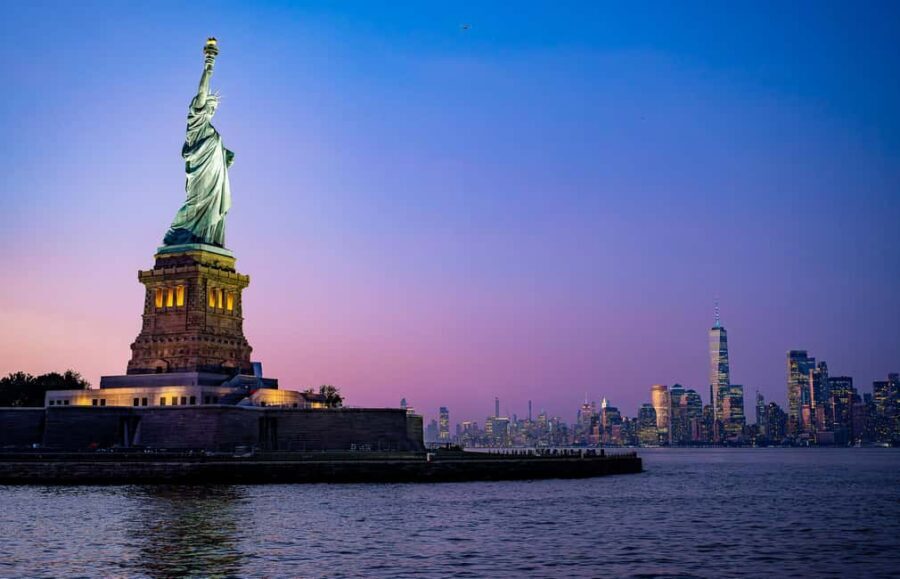 New York City: Signature Dinner Cruise on the Eternity - Is the Price Worth It?