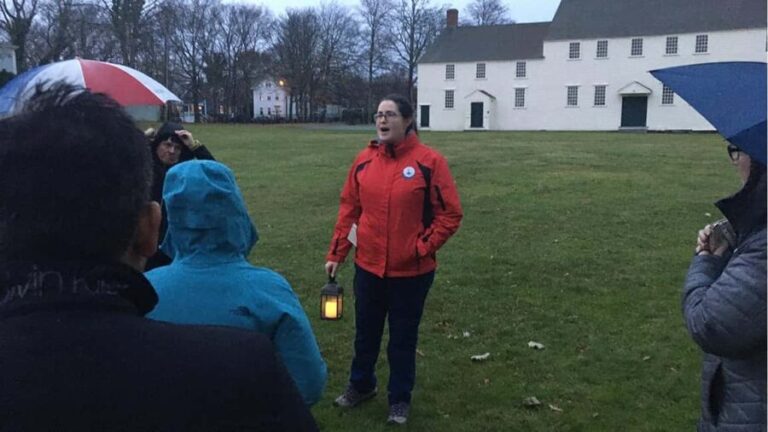 Newport, RI: Holiday Lantern Walking Tour - Why This Tour Is a Great Choice
