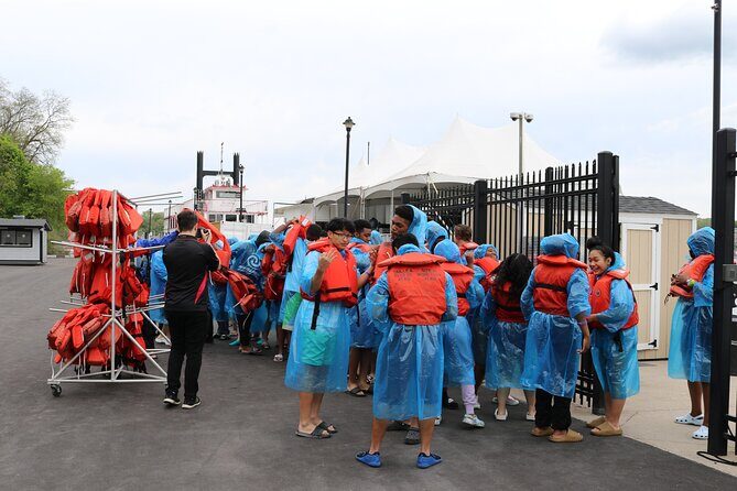 Niagara Falls Canada Open-Top (Wet) Jet Boat Tour - Meeting Point and Accessibility