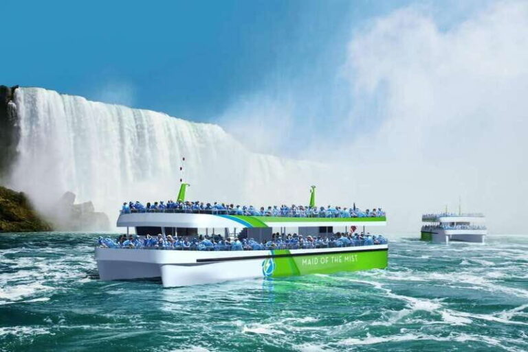Niagara Falls, USA: Highlights Tour with Boat Ride & Cave - The Guide and Group Dynamics