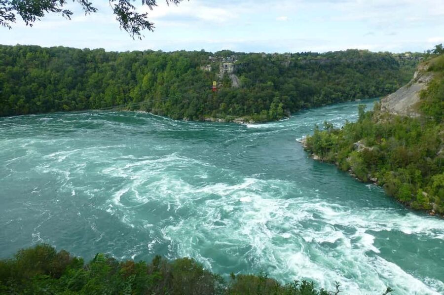 Niagara-on-the-Lake: Guided Vehicle Tour(The Prettiest Town) - What the Tour Offers in Practical Terms
