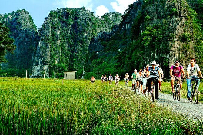 Ninh Binh Full Day Tour with Hoa Lu, Tam Coc and Mua Cave - Hiking and Panoramas: Mua Cave