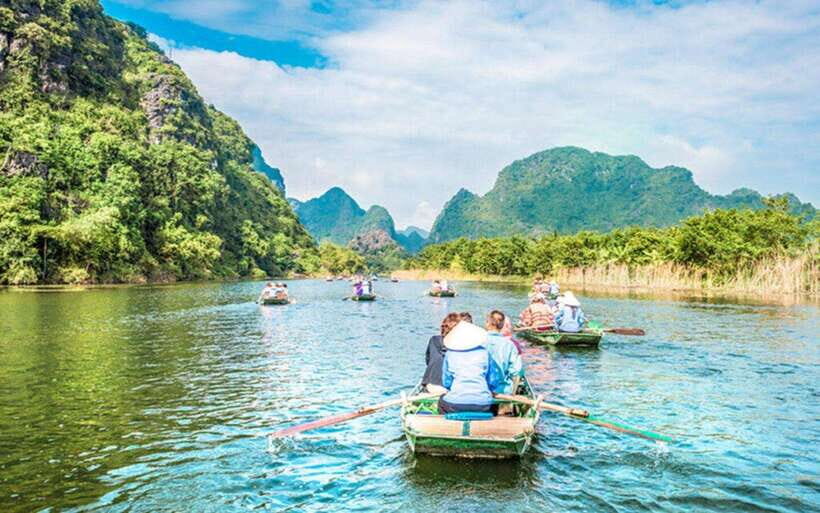 Ninh Binh: Hoa Lu Mua Cave Trang An on Limousine and Cycling - Authenticity and Cultural Insights
