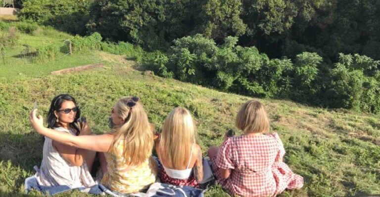 Noosa: Maleny & Montville Tour with Lunch & Wine Tasting - Montville Artisan Village: The Heart of Hinterland Character