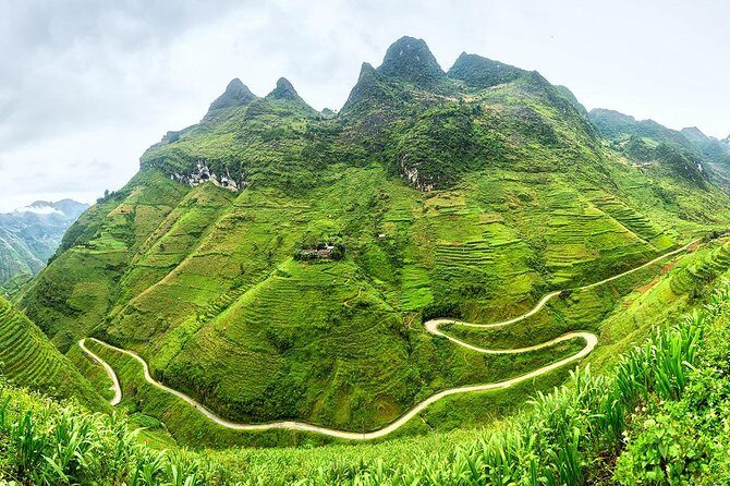 Northwest Loop Motorbike Adventure 11 days 10 nights - Day 2: From Mai Chau to Son La