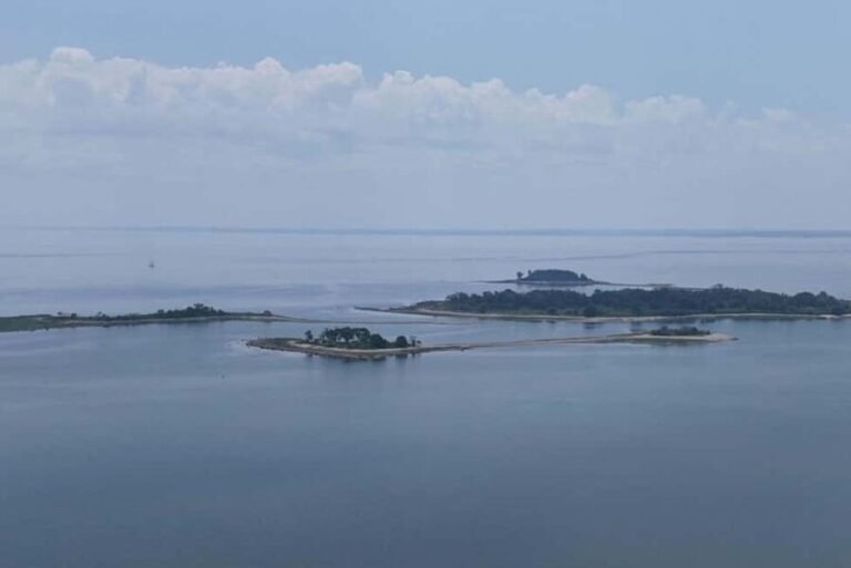 Norwalk: Paddleboard Rental at Calf Pasture Beach - The Setting: Calf Pasture Beach and Norwalk’s Coastline