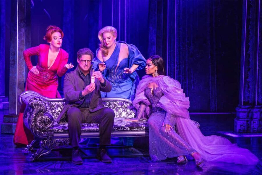 NYC: Death Becomes Her the Musical on Broadway - The Set and Special Effects
