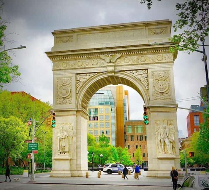 NYC: Downtown Pedicab Tour with Stops - A Circuit of Iconic Landmarks and Neighborhood Gems