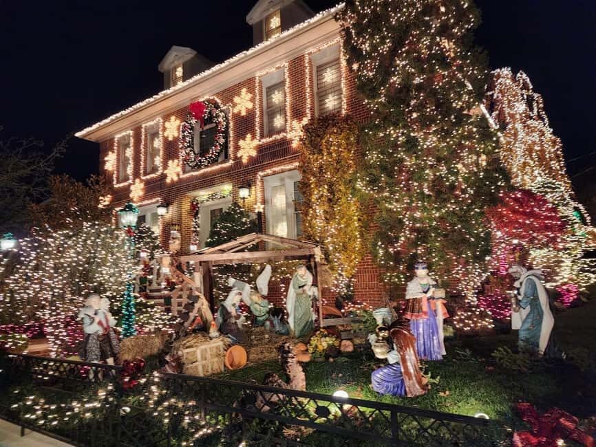 NYC: Dyker Heights Christmas Lights Walking Tour - The Authentic Charm and Why It Matters