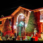 NYC: Holiday Lights and Dyker Heights Luxury Bus Tour - Who Should Take This Tour?