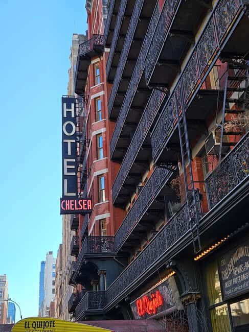 NYC Private tour: From Kennedys Home to Hip-Hop & Katzs - The Iconic Manhattan Sights