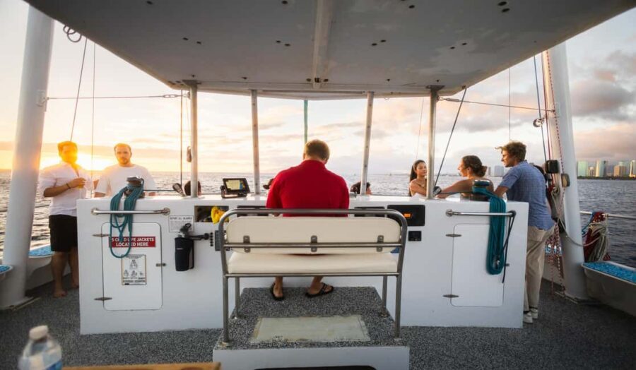 Oahu: Waikiki Sunset Cruise With Live Music Entertainment - Analyzing Value: Price and Experience