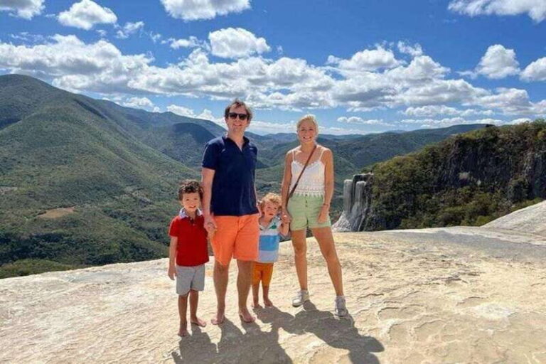 Oaxaca: Hierve el Agua, Mezcal Distillery, and Lunch Tour - Lunch in the Maguey Fields: A Feast in the Heart of Oaxaca