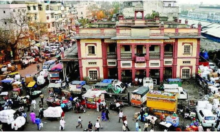 Old Delhi: 3-Hour Tuk-Tuk/Rickshaw Tour - Riding Through Chandni Chowk