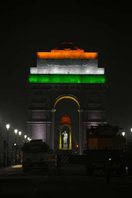 Old Delhi & New Delhi sight seeing By AC Luxury Bus - Who Should Consider This Tour?