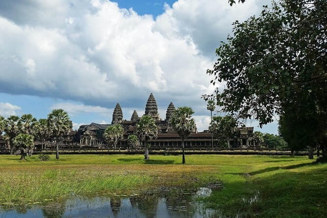 One-day Best of the Best with Banteay Srey - How the Experience Feels for Tourists