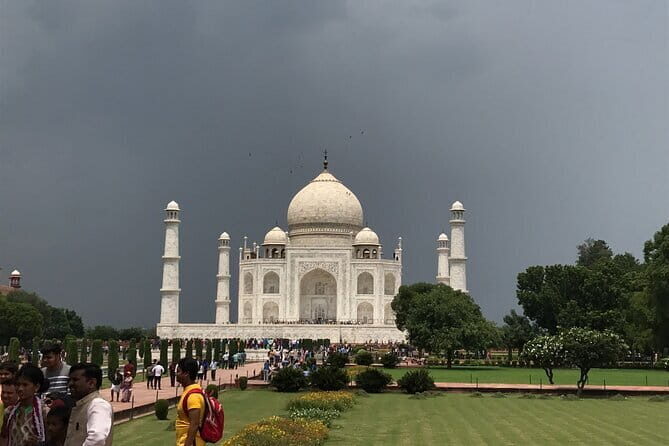 One-Day Private Taj Mahal Tour From Mumbai - Authentic Insights from Reviews