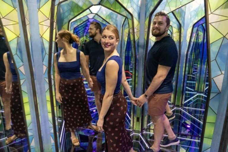 Orlando: Ripley's Mirror Maze Experience - Breaking Down the Experience
