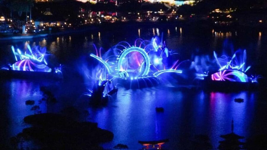 Orlando:*Limited Time*Halloween/Christmas Fireworks Tour - Who Should Consider This Tour?